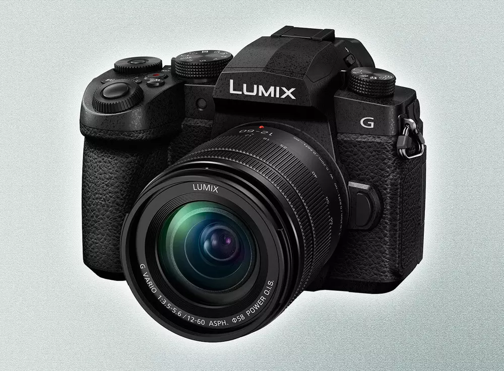 Апрель месяц должен был наступить, чтобы обнаружить еще одну новинку, Panasonic Lumix G90, камеру, очень хорошо продуманную для области видео, как мы могли убедиться в контакте.