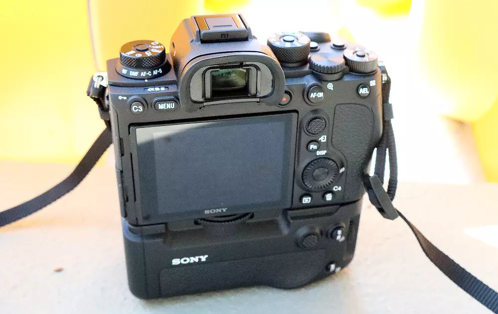 „Sony A9 Ii“ susisiekite su 9