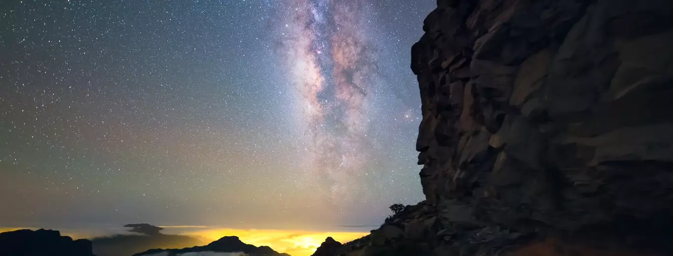 'Orbem Terræ' 4K timelapse imapereka mawonekedwe osiyanasiyana akumwamba kuchokera pansi