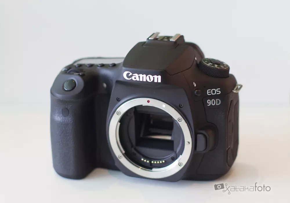 Canon Eos 90d 6 белән элемтәгә керегез