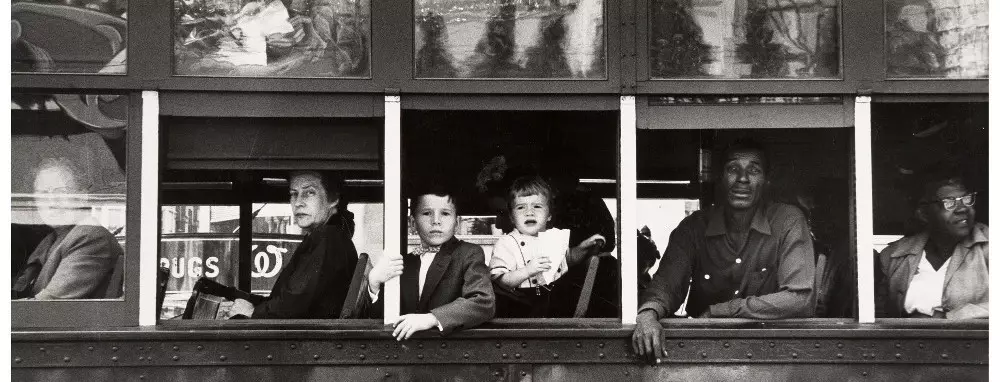 Umre Robert Frank, švicarski fotograf, ki je spremenil podobo Združenih držav v petdesetih letih