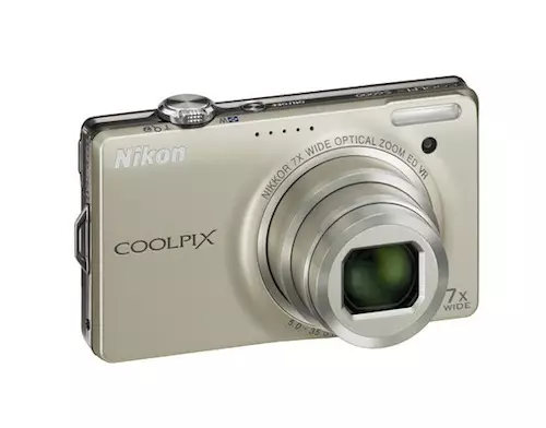 Kompak Nikon baharu mula diketengahkan