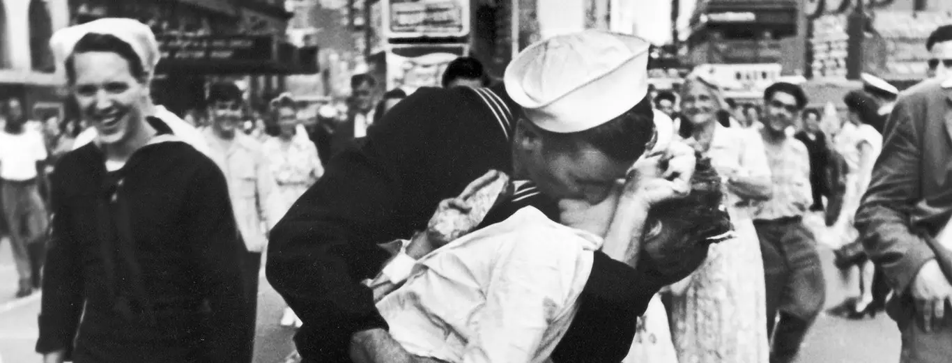 Alfred Eisenstaedt grutte fotosjoernalist en portretist bekend om kiss in times square