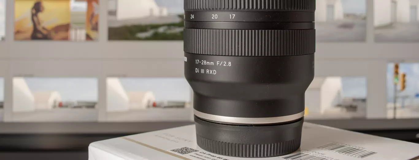 تامرون 17-28mm F/2.8 Di III RXD ټچ ډاون او لینز نمونې