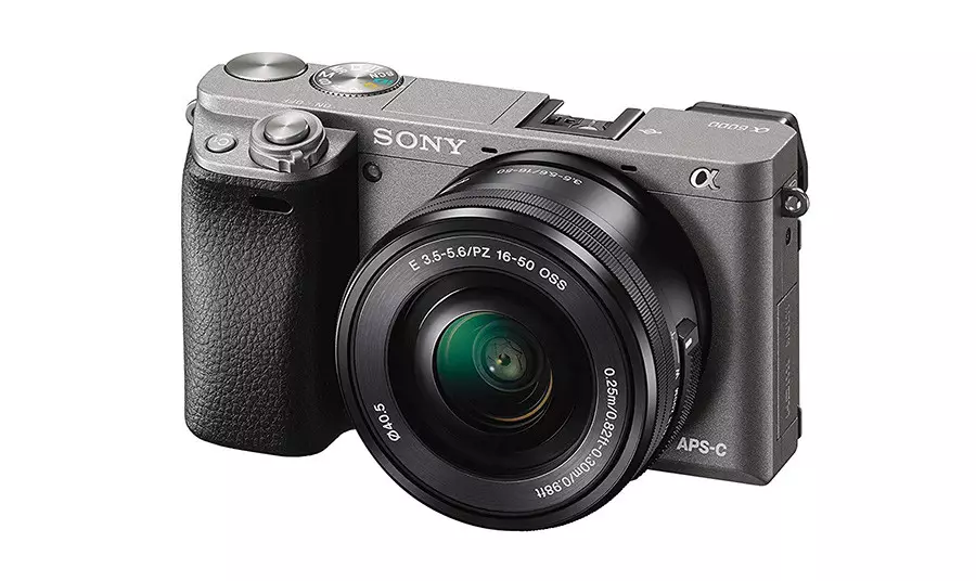 sony a6000 ပါ။