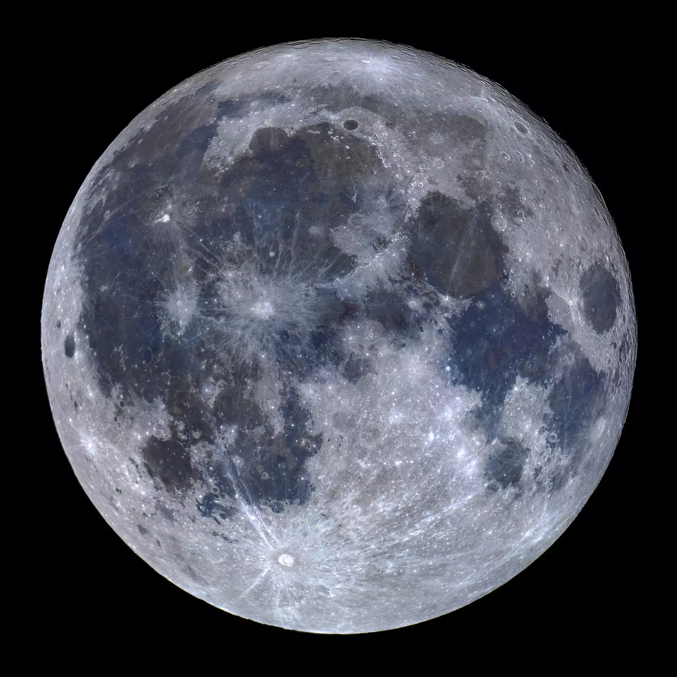 ტიტანის მთვარე R მიგელ კლარო