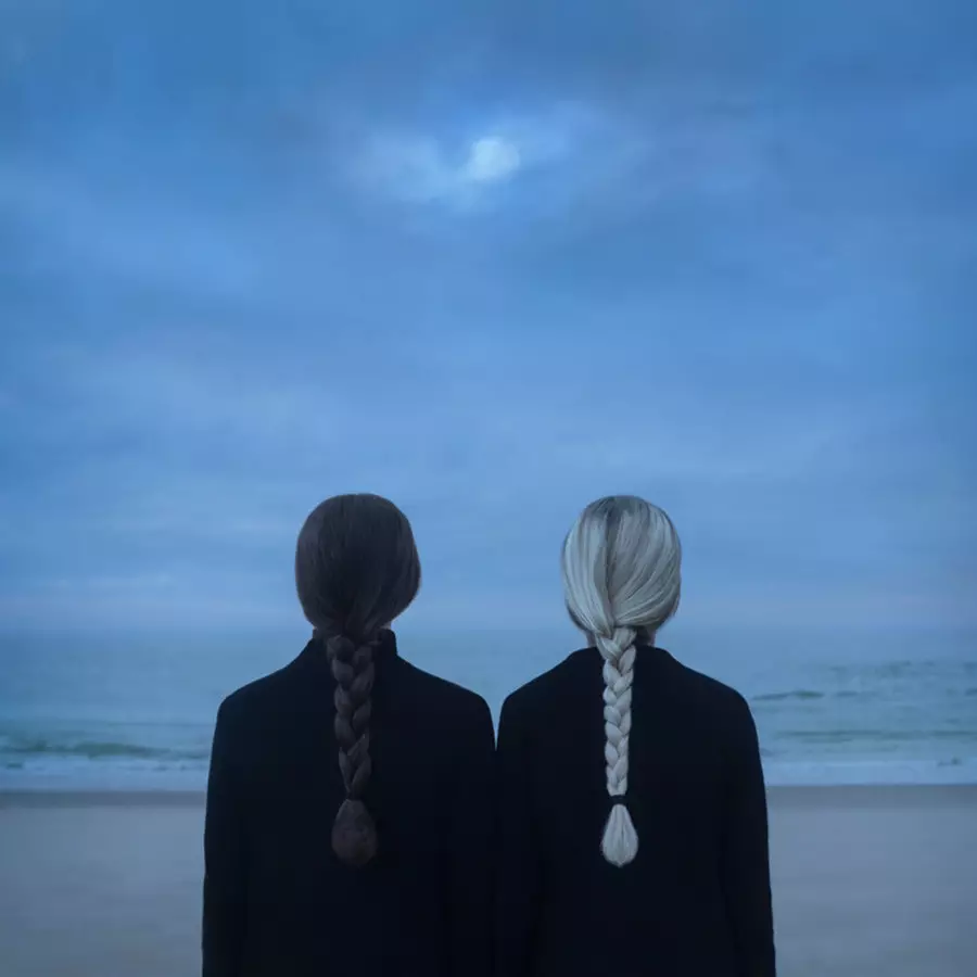 Gabriel Isak Surrealism ၁၂