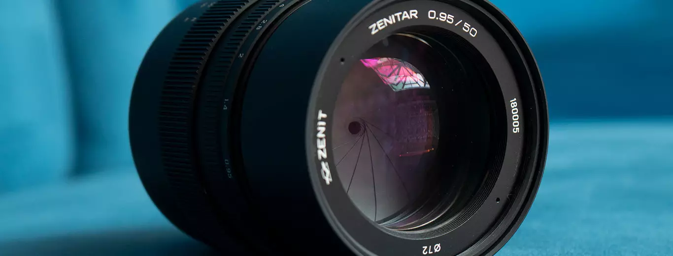 Lensa manual padhang ekstrem Zenitar 50mm ƒ0.95 MF kanggo pigura lengkap Sony E