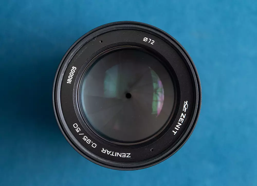 Zenith 50mm F095 ၀၂