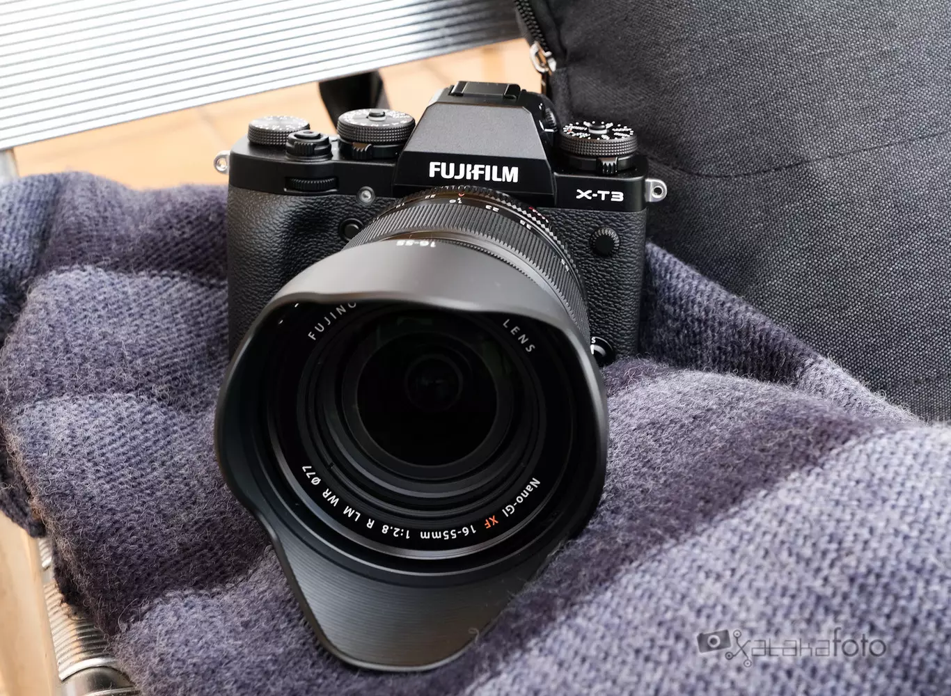 Kinukuha ng Fujifilm X T3 ang Contact Cover