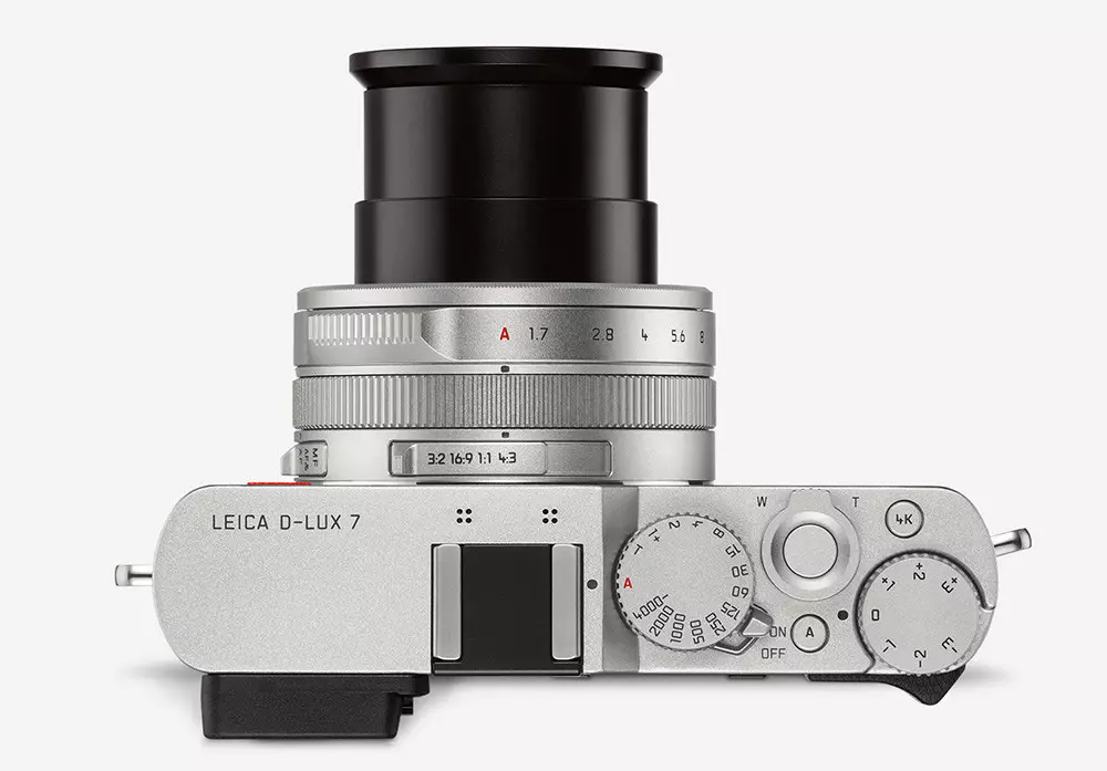 Leica DLux 7 ၀၂