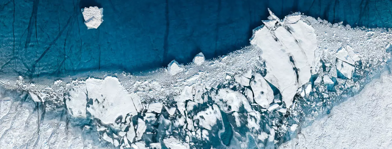 Loftfotografie denoncéiert d'Konsequenze vun der arktescher globaler Erwiermung