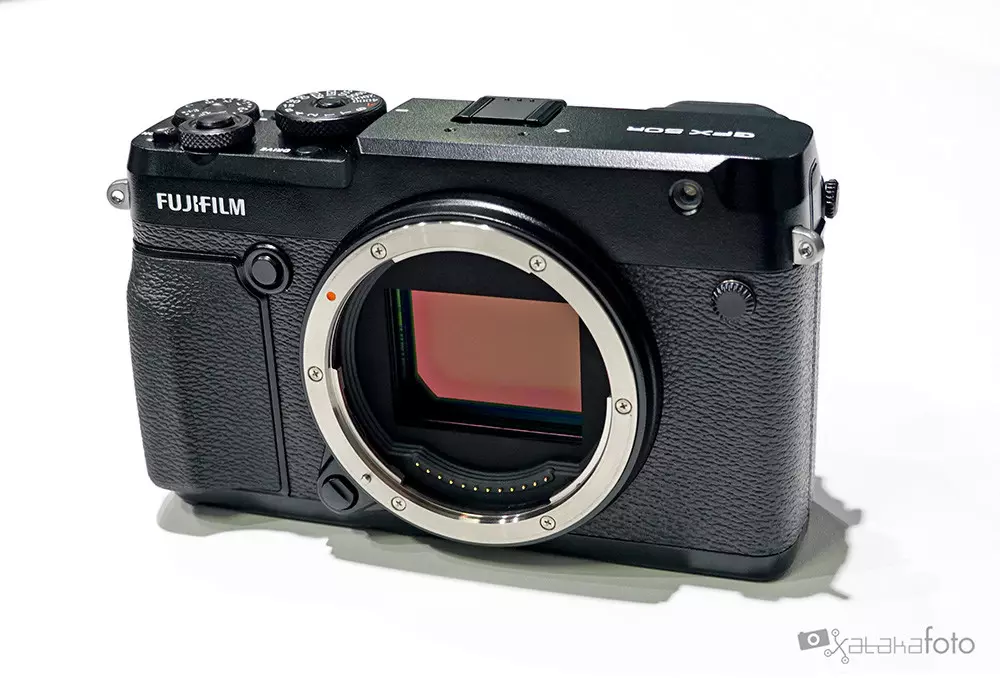 Fujifilm Gfx 50r കോൺടാക്റ്റ് എടുക്കുന്നു