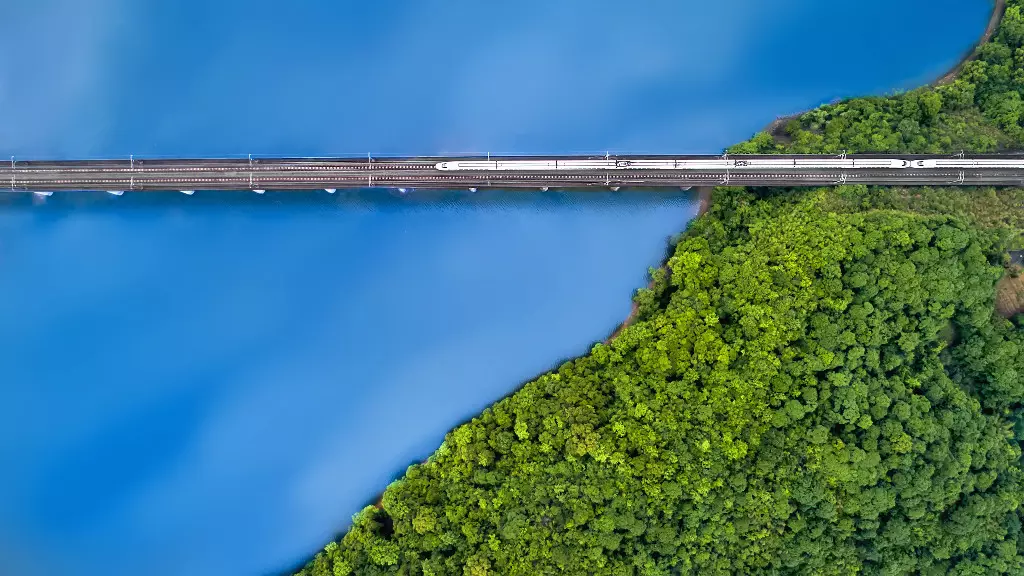 Between Green and Blue - Taui Lua