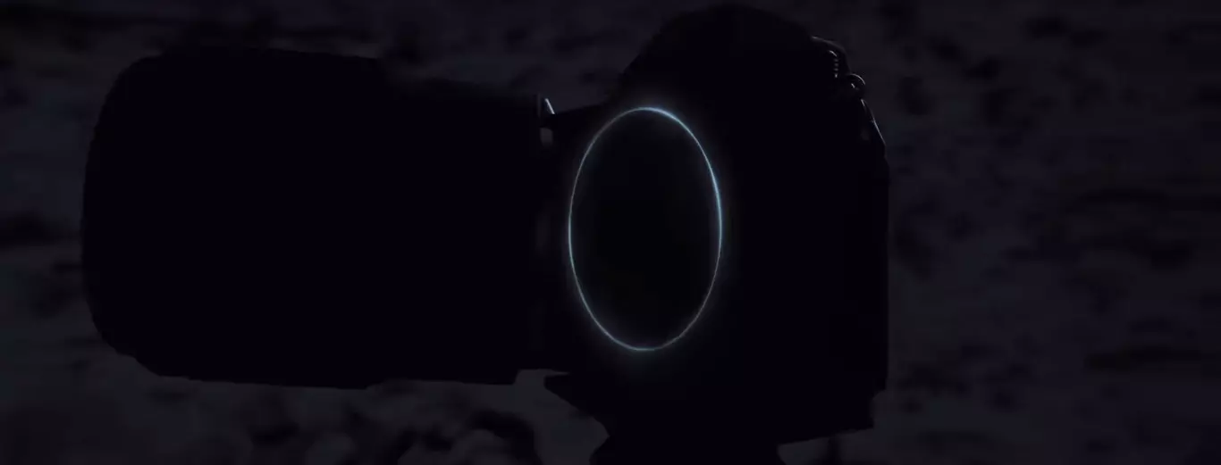 Nikon spieëllose kamera spekulasie advertensie