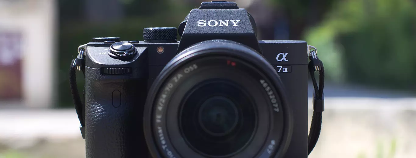 Sony A7 III, onínọmbà: awotẹlẹ pẹlu awọn ẹya ara ẹrọ, owo ati ni pato