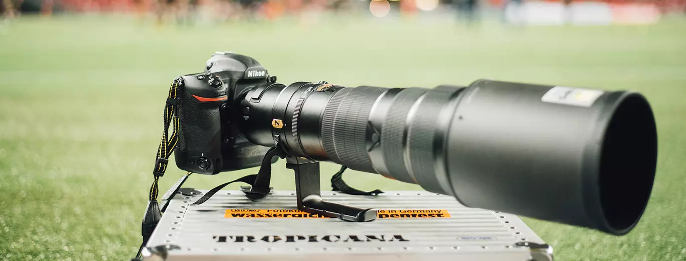 Nikon AF-S Nikkor 500mm f / 5.6E PF ED VR Super telefon linzasynyň ösüşini yglan edýär