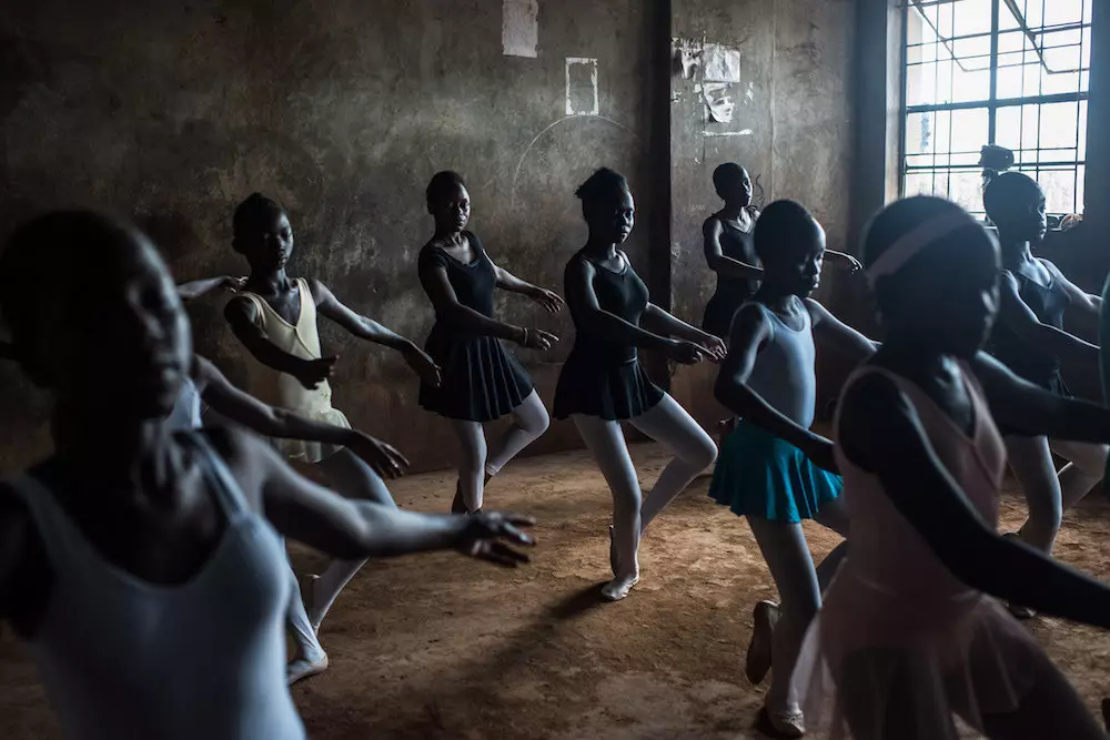 Фредрик Лернейрд тарабынан «Слум балети». Sony World Photography Awards 2018.