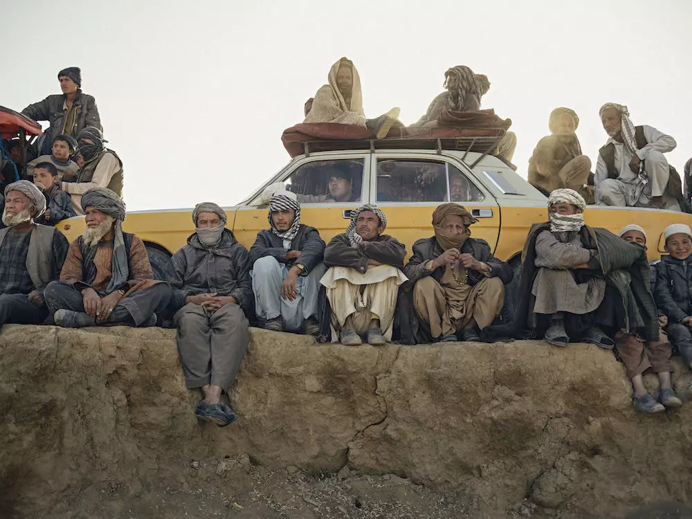 Buzkashi, oleh Balazs Gardi. Anugerah Fotografi Dunia Sony 2018.