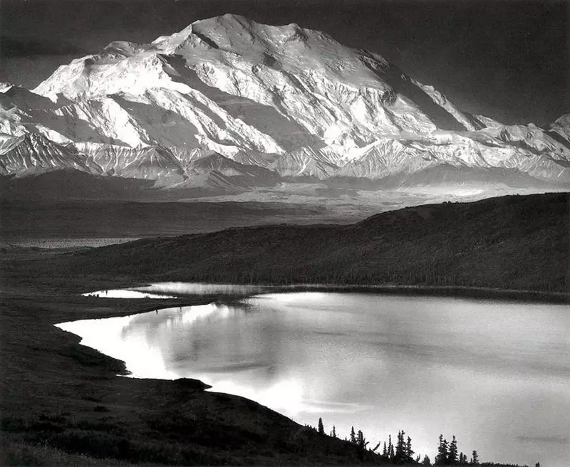 Ansel Adams Muntele Mckinley și Lacul Wonder Parcul și rezervația națională Denali Alaska 1947 Od Larisy