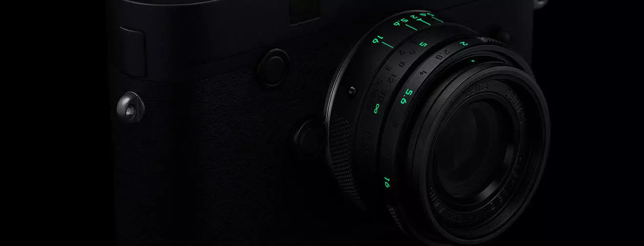 Leica Summicron M Stealth Edition