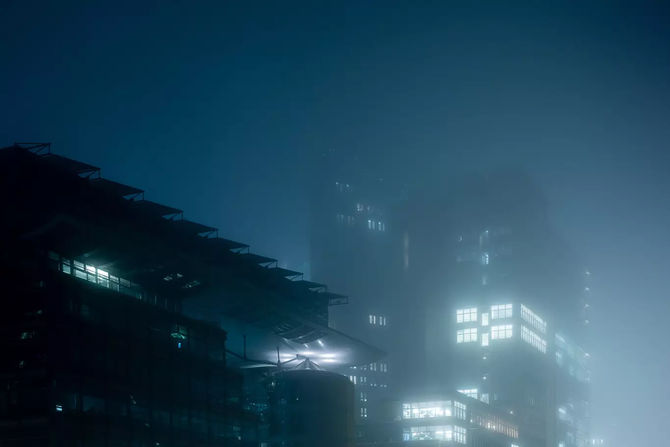 Andreas Levers At Night