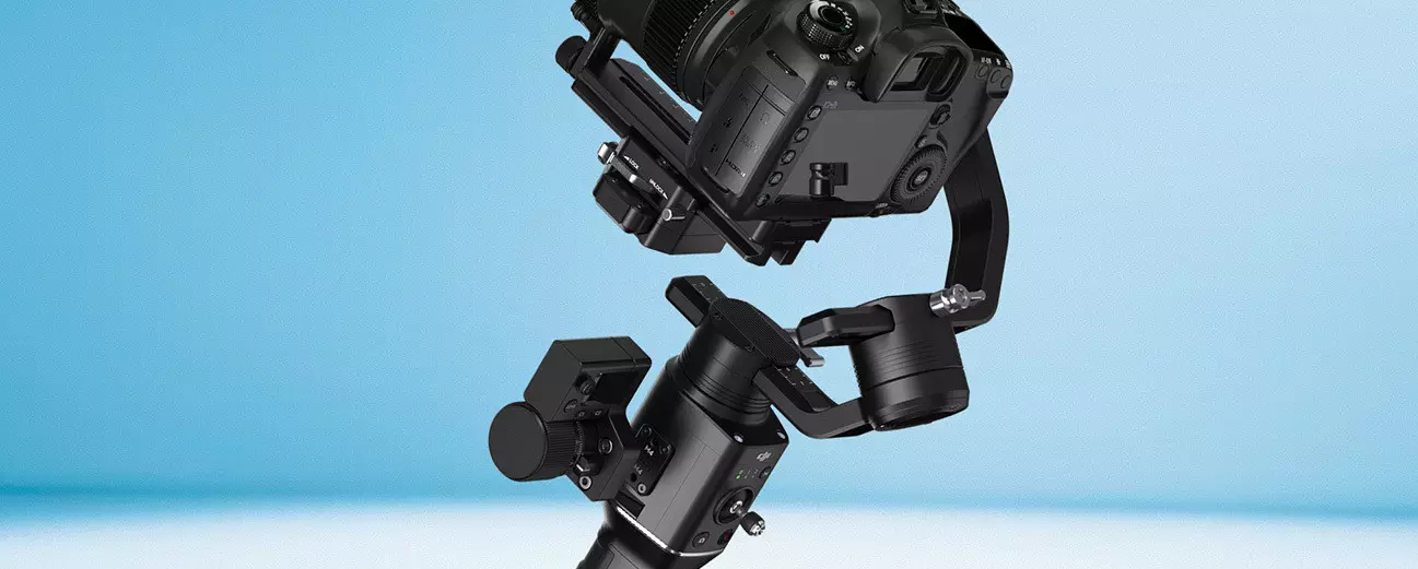 DJI Ronin-S เครื่องกันโคลงแบบพกพาเพื่อจัดการกับการสะท้อนกลับหรือ csc ด้วยมือเดียว