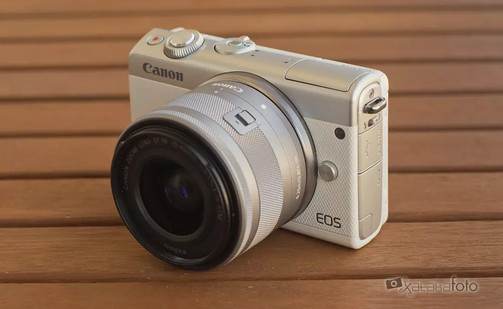 Review Canon Eos 100m 8