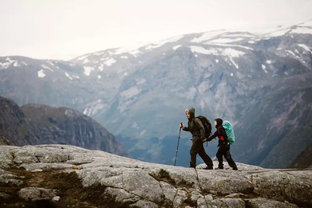 Sesi Pernikahan Trolltunga Priscila Valentina 2