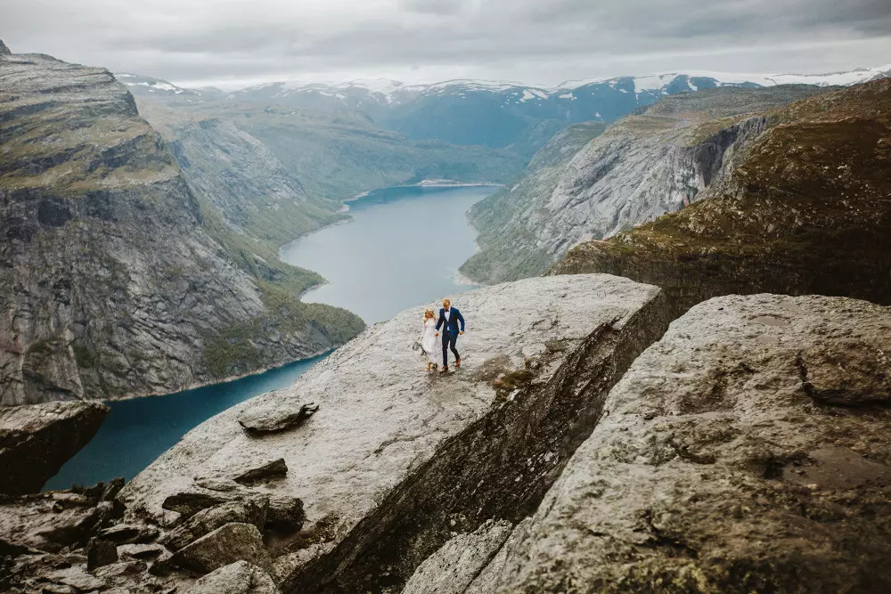 Ikoni Igbeyawo Trolltunga Priscila Valentina 17