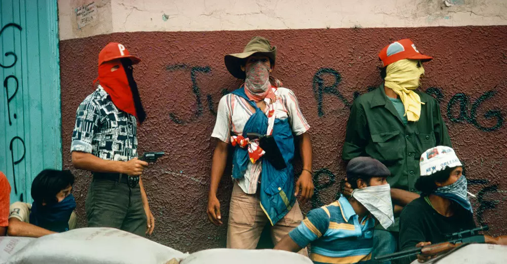 'Susan Meiselas. مۇرەسسە »، شىمالىي ئامېرىكا فوتوگراف مۇخبىرى