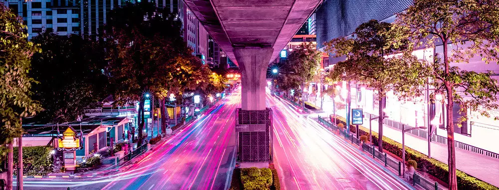 ‘Bangkok Glow’, capturant la vie nocturne « électrique », par Xavier Portela