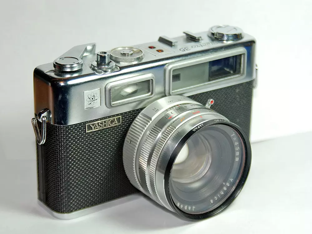 Yashica Eletro 35