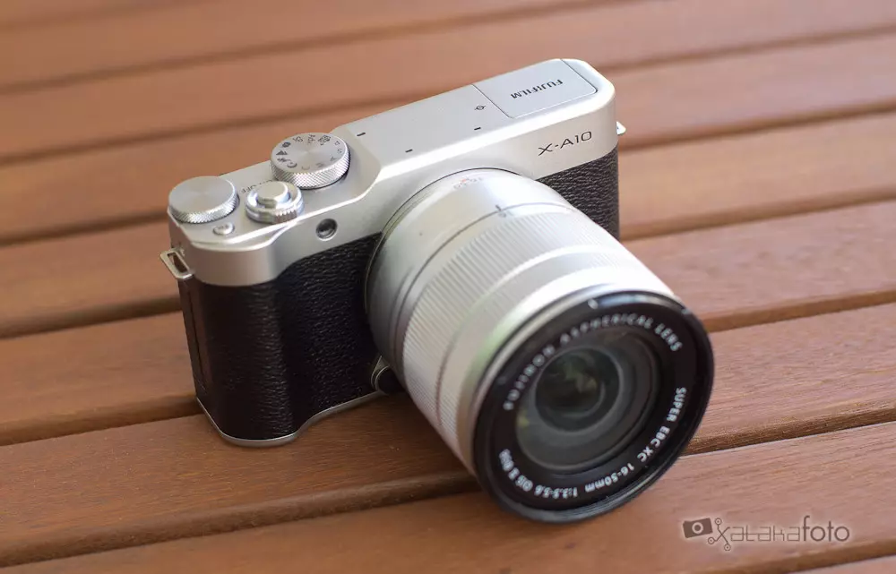 Fujifilm X A10