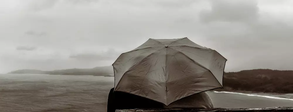 Senk konsèy Joel Tjintjelaar pou fotografi nwa ak blan