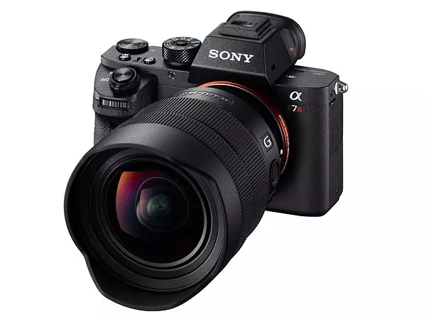 Sony FE 12-24mm ។ f/4G