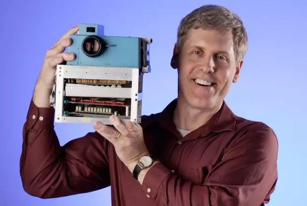Steve Sasson i pierwszy aparat cyfrowy