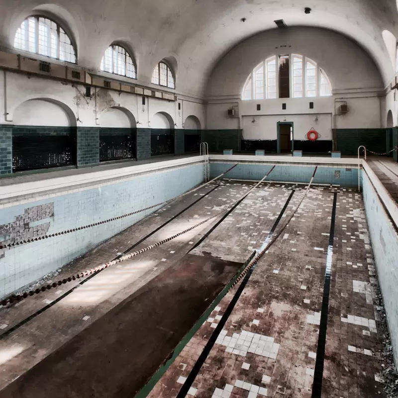 Piscina abandonada Casa dos Oficiais Wunsdorf Alemanha