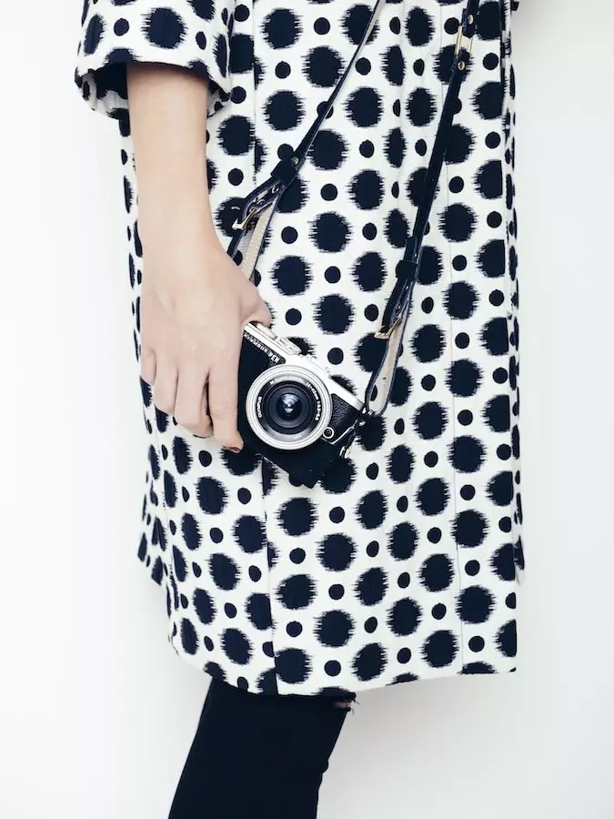 Pen E Pl8 Black Leather Collection Camera Outfit Shoulder Strap Into The Blue Mood 001