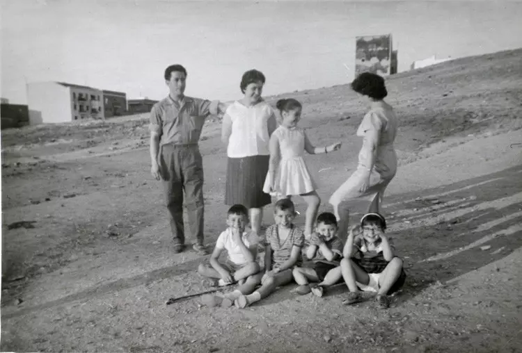 Maria Dolores Martinez Campa 1964 Rodzina z dziećmi i ciotką w Cerro De Usera