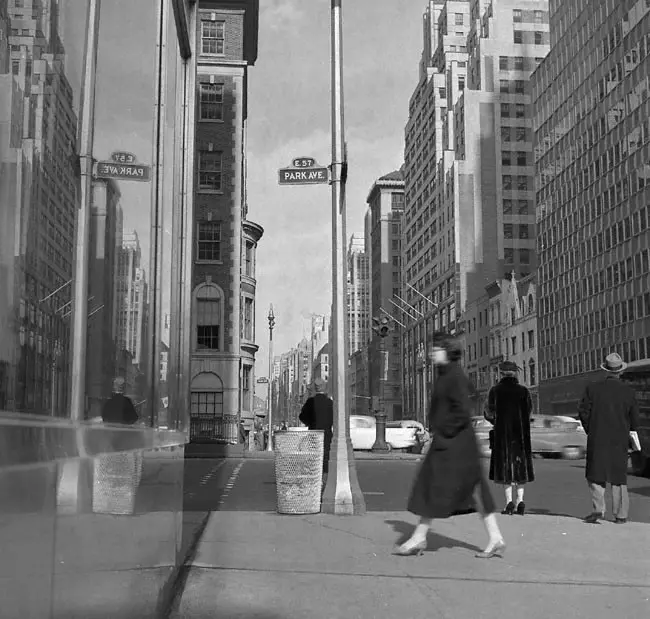 Park Avenue na 57th Ca 1954