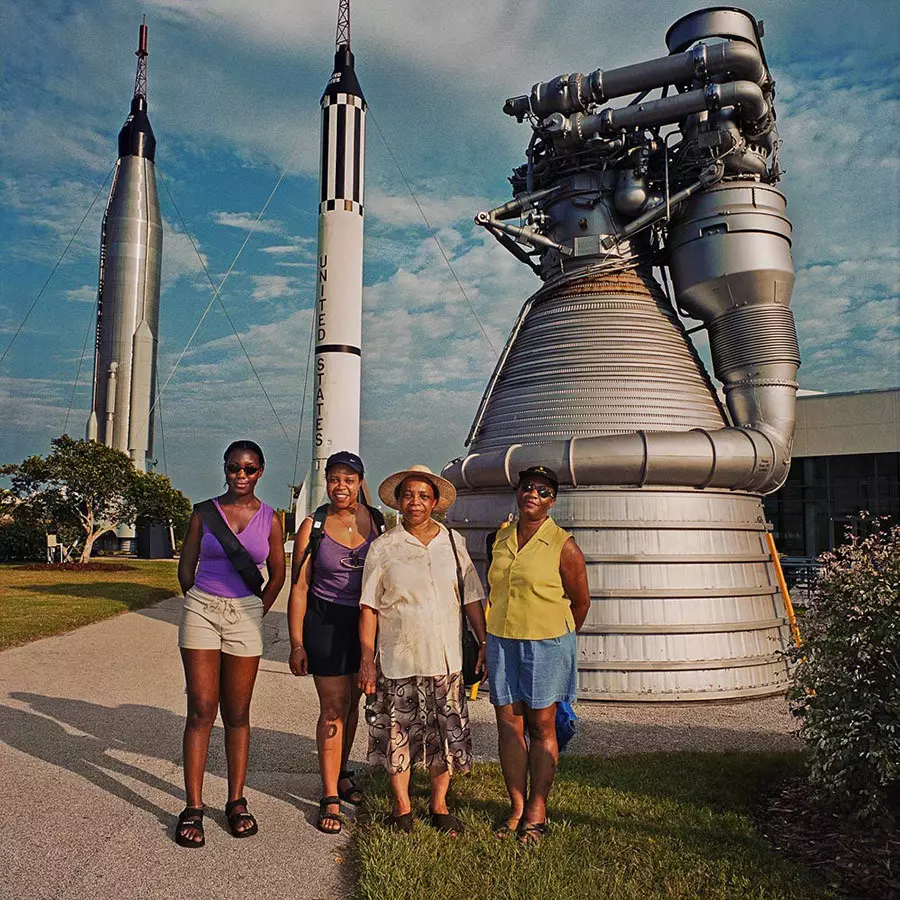 Obitelj u svemirskom centru Kennedy Cape Canaveral Fl