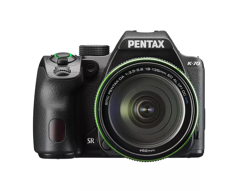 Pentax K-70, shyashya SLR hamwe na Hybrid AF hamwe na sensibilité yo hejuru