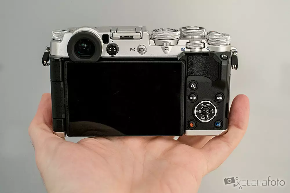 Olympus Pen F7651