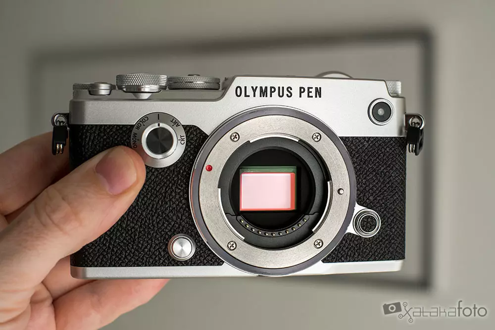 Olympus Pen F7658