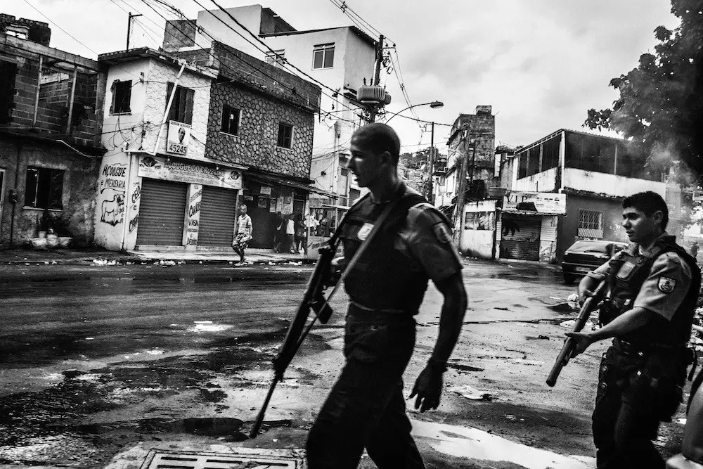 C Sebastyan Listesi Braziliyada fuqarolik jurnalistikasi S Favelas 04