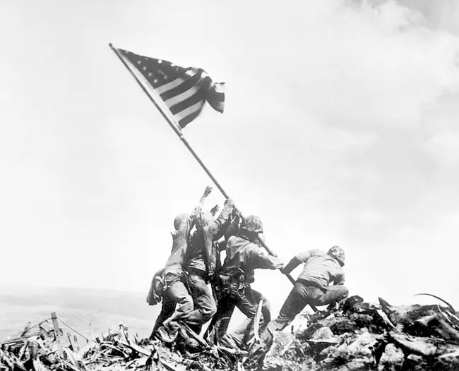 Bandera igoera Iwo Jiman 1945eko otsailaren 23a Joe Rosenthal Associated Press Navy Nara fitxategia 080 G 413988 Gerra eta gatazka liburua 1221 Hd Sn 99 02880 141c702ee4e567a6b11 2