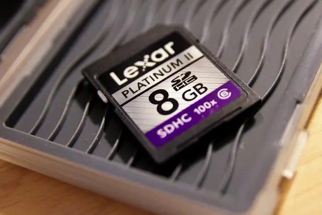 8GB Lexar Platinum II SDHC Kaadị August 11, 20111
