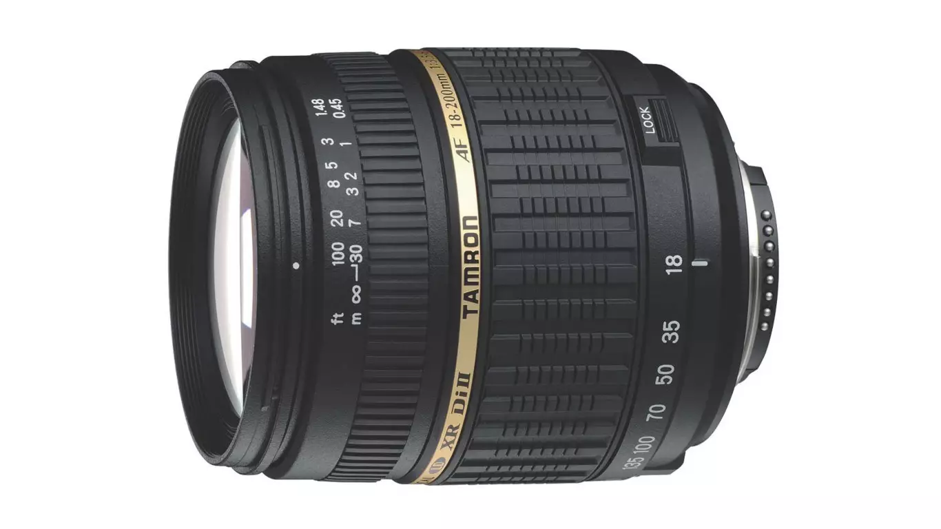 4 Tamron 18 200