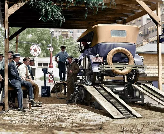 ទៅកាន់ Washington, D.C. Filling Station ក្នុងឆ្នាំ 1924